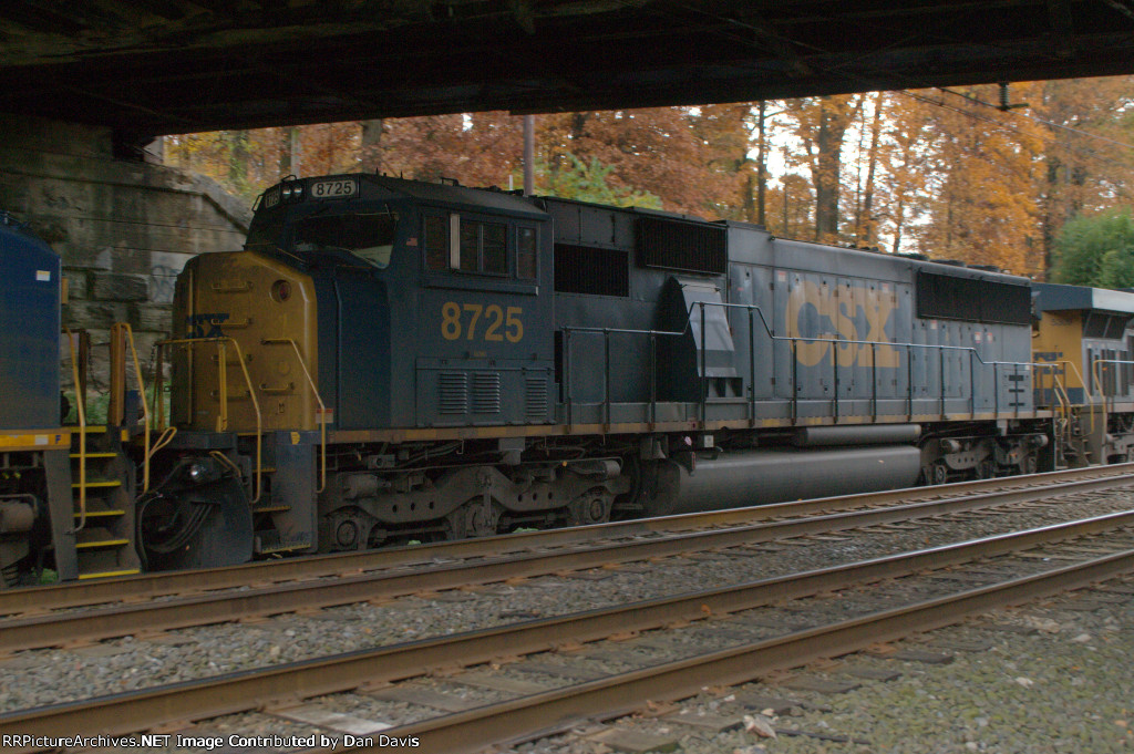 CSX SD60I 8725 trails on L128-04